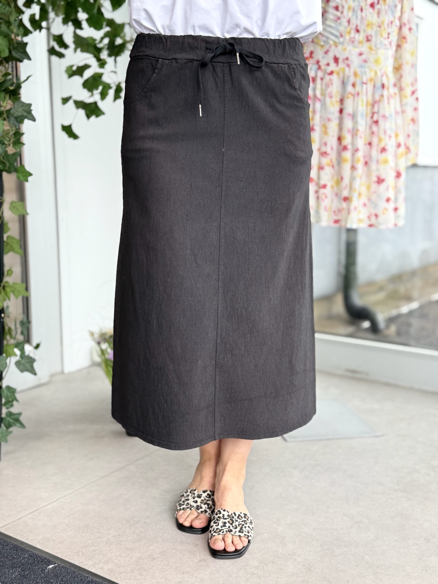 MAPP MAGIC STRETCHY SKJØRT - SORT - SOFIES VILLA